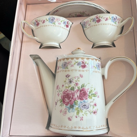 Grace Teaware | Kitchen | Grace Teaware Teapot And Cups | Poshmark
